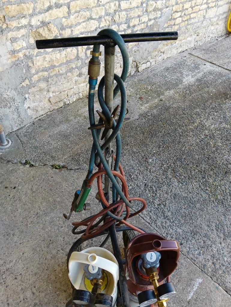 Chariot de soudeur oxy/acétylène à vendre