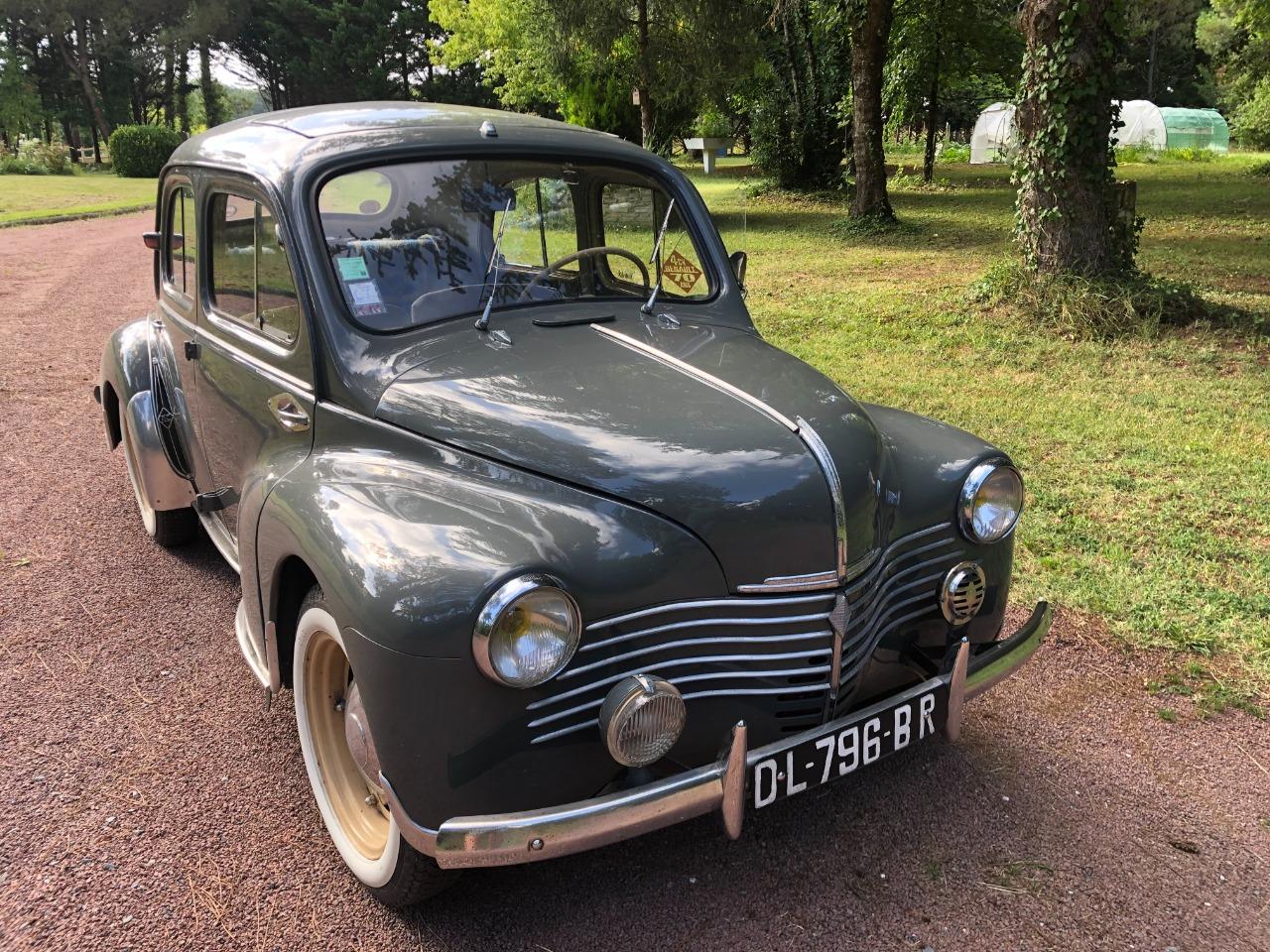 Renault 4CV sport luxe de 1952 à vendre - voiture ancienne de collection