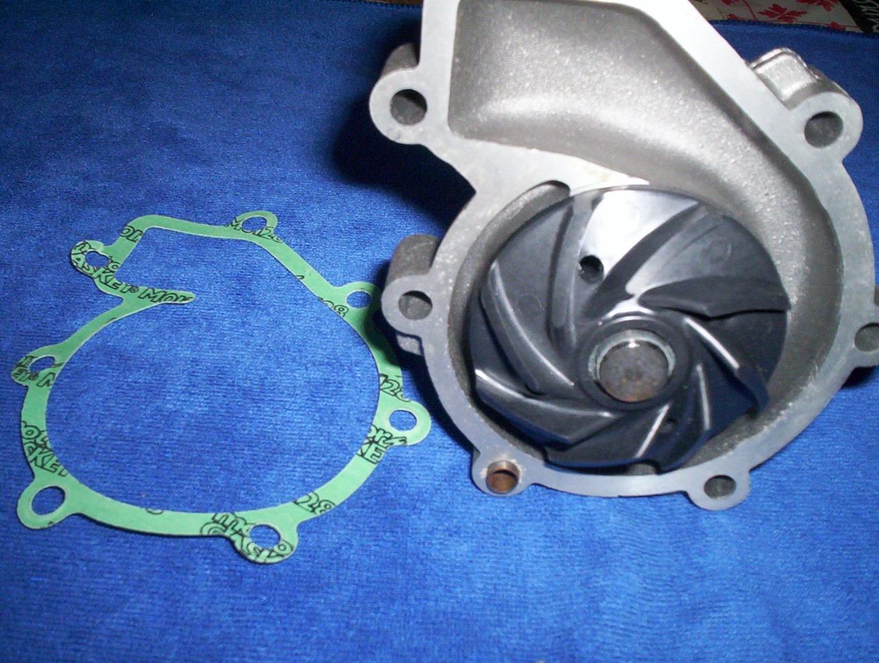 Mercédès w123/124/201 pompe eau neuve à vendre