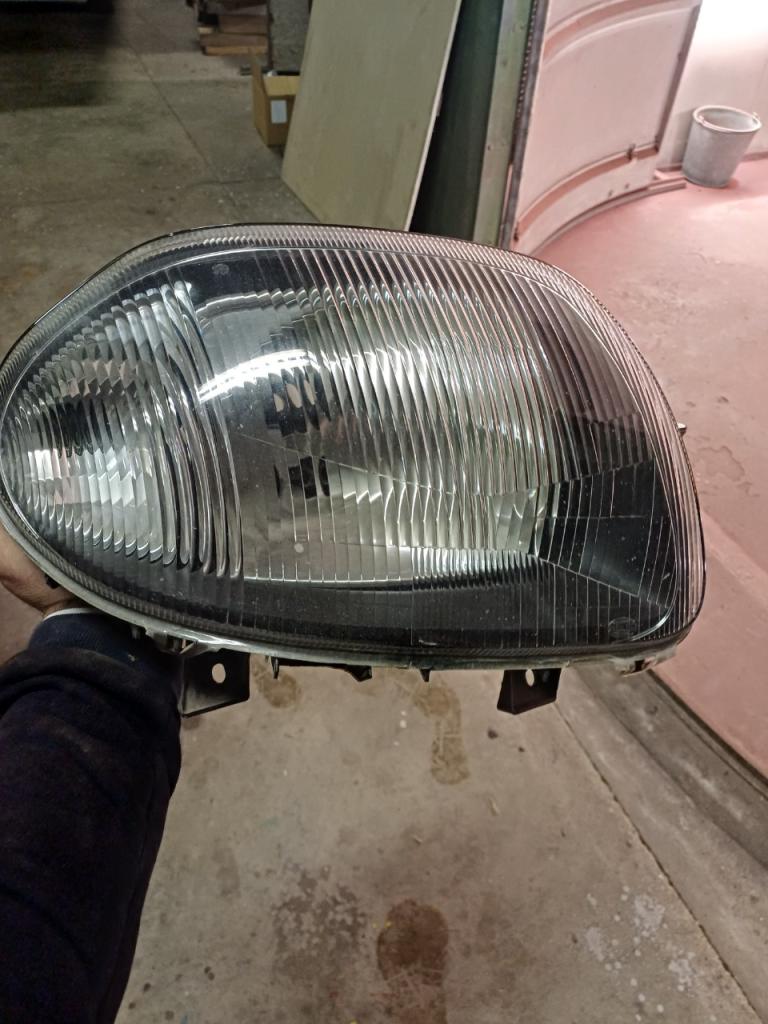 Phare RENAULT Clio 2 à vendre