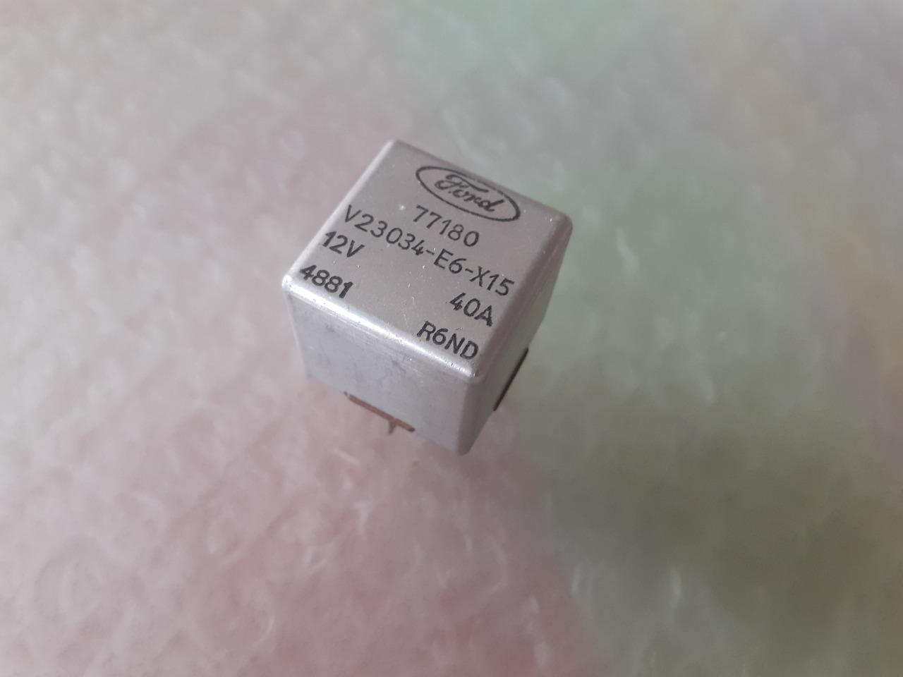 Relais Ford 77180, V23034-E6-X15 à vendre