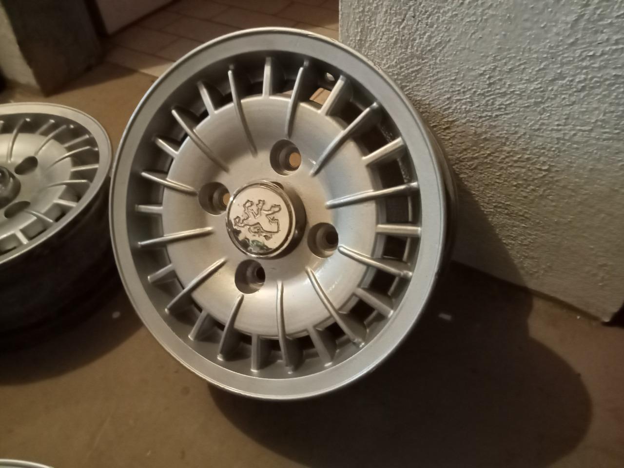 JANTES ALU PEUGEOT 504 COUPE / CABRIOLET à vendre