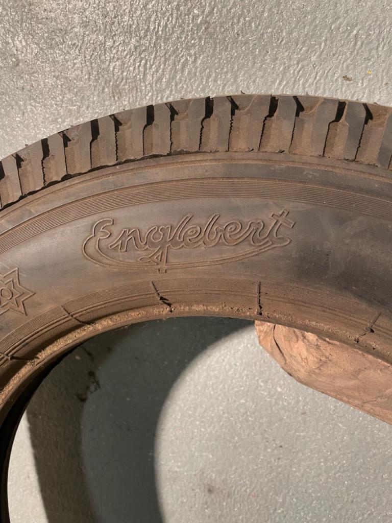 Pneu ENGLEBERT 14X45 AMBASSADOR à vendre