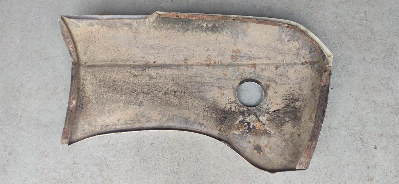 Aile arrière droite PEUGEOT 204 berline . à vendre