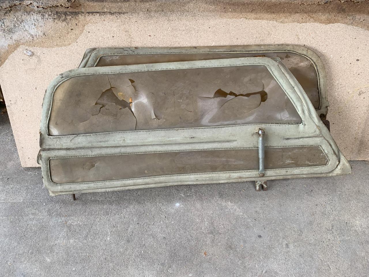 2 Side screen / vitres de portières MGA à vendre