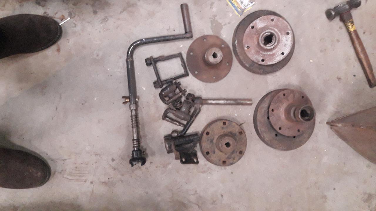 Lot de pièces FORD T à vendre