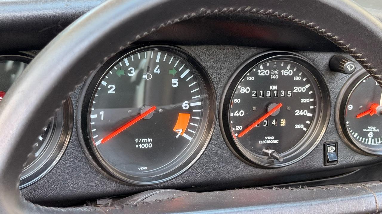 Porsche 911 3.2 TARGA FULL BLACK de 1985 à vendre - voiture ancienne de ...