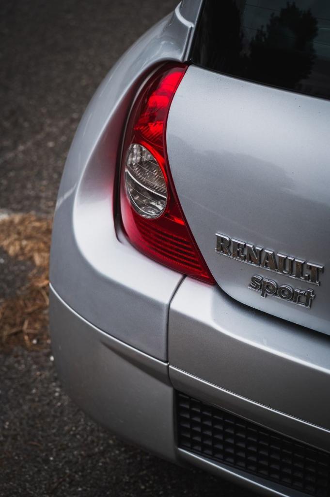Renault Clio V6 Phase II de 2005 à vendre - voiture ancienne de collection