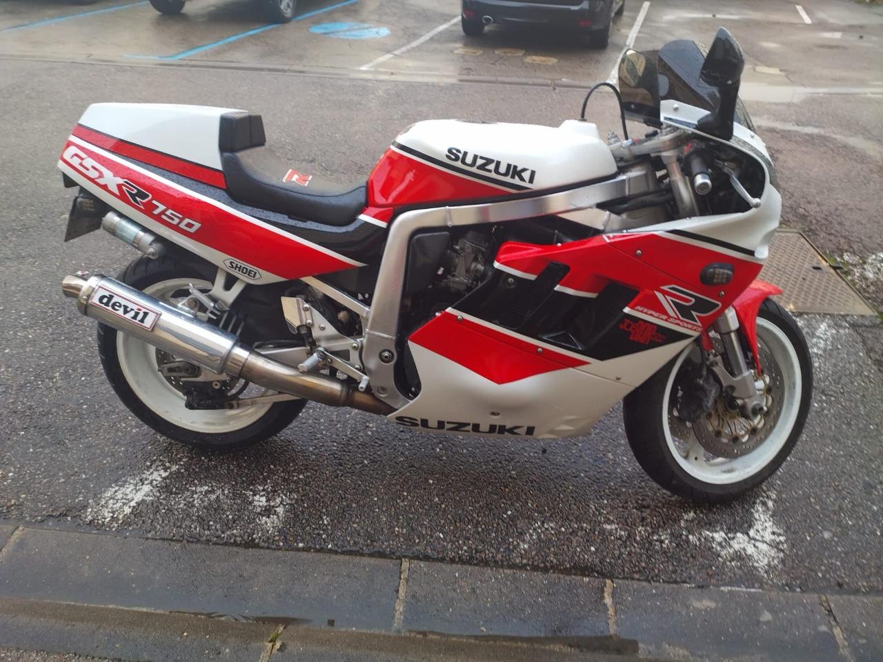 Suzuki GSXR 750 Route de 1990 à vendre - moto ancienne de collection