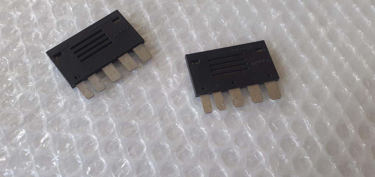 2 Relais , Fusibles Volvo 9442190A à vendre