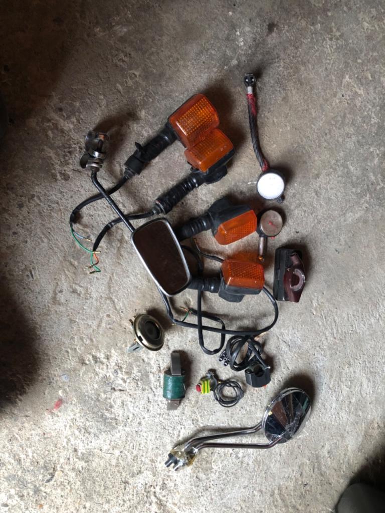 Lot de pièces HONDA CB 125 N à vendre