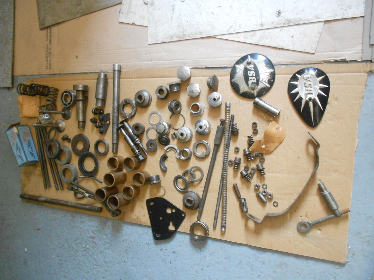 Lot de pièces BSA B31 à vendre