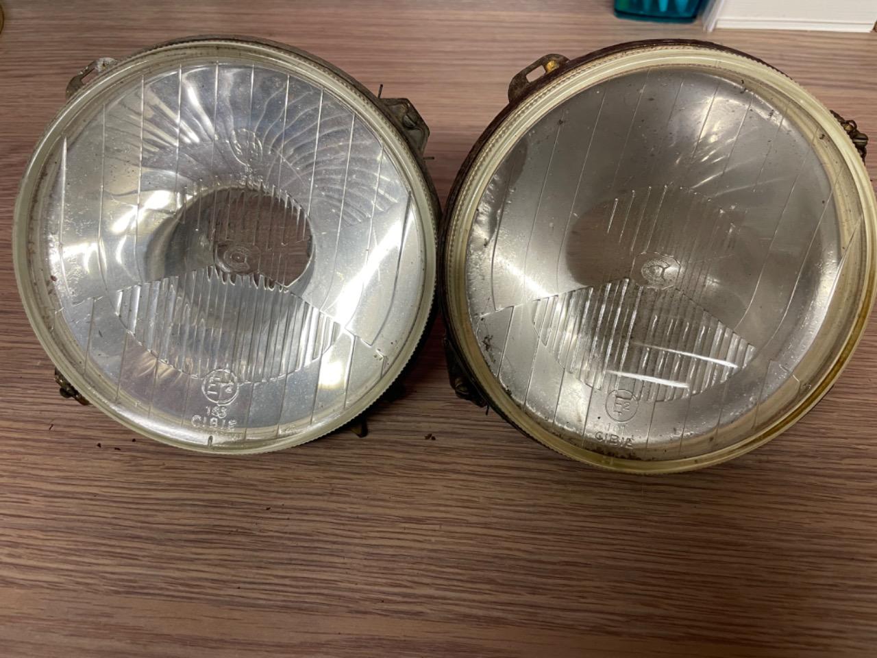 Phares RENAULT 4L (R4L) à vendre