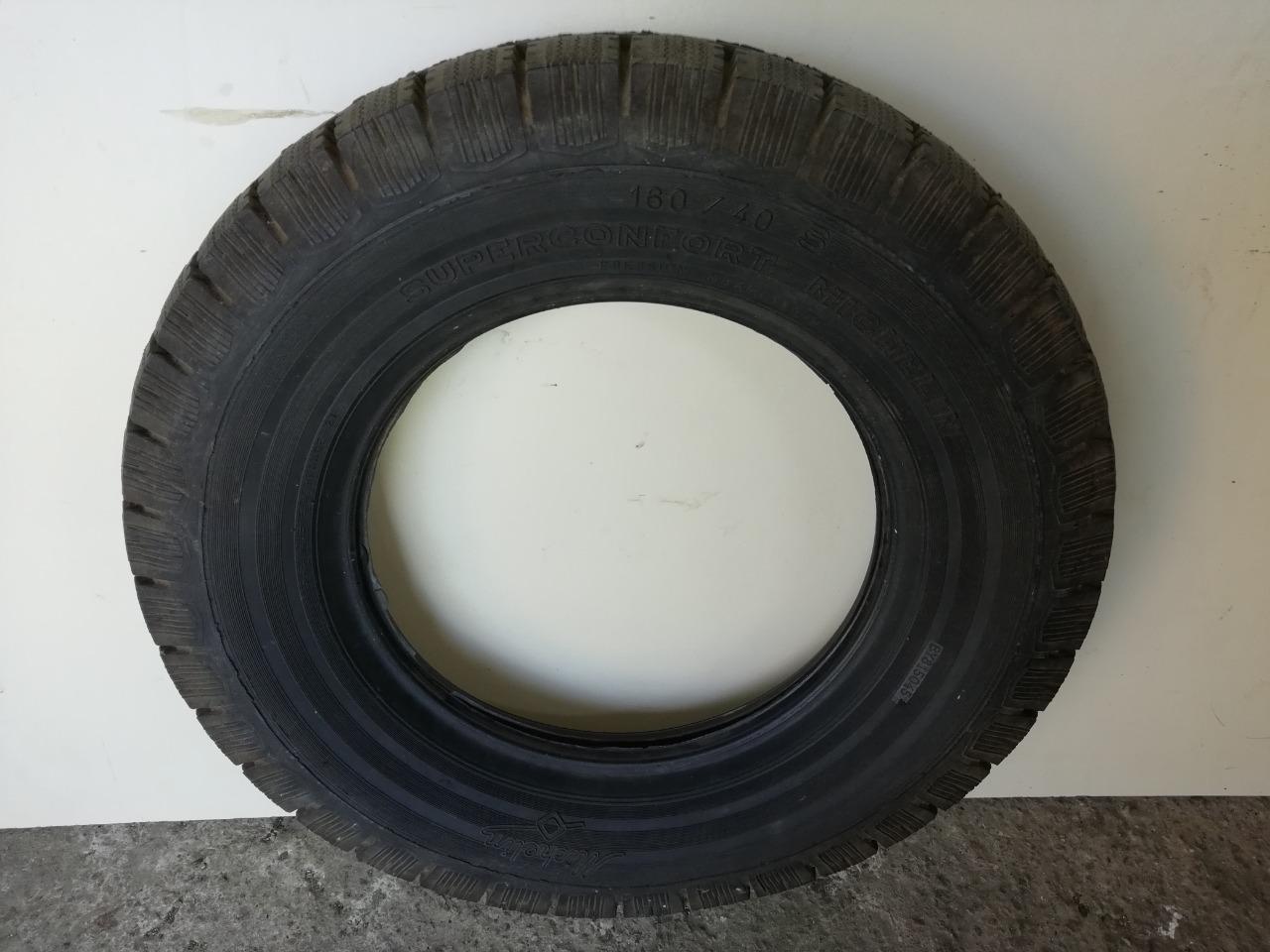 Pneu de collection 160/40 MICHELIN SUPERCONFORT à vendre