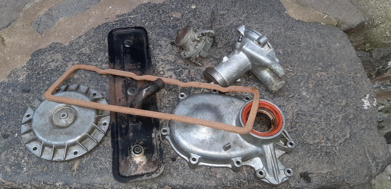 Lot de pièces SIMCA Aronde P60 à vendre
