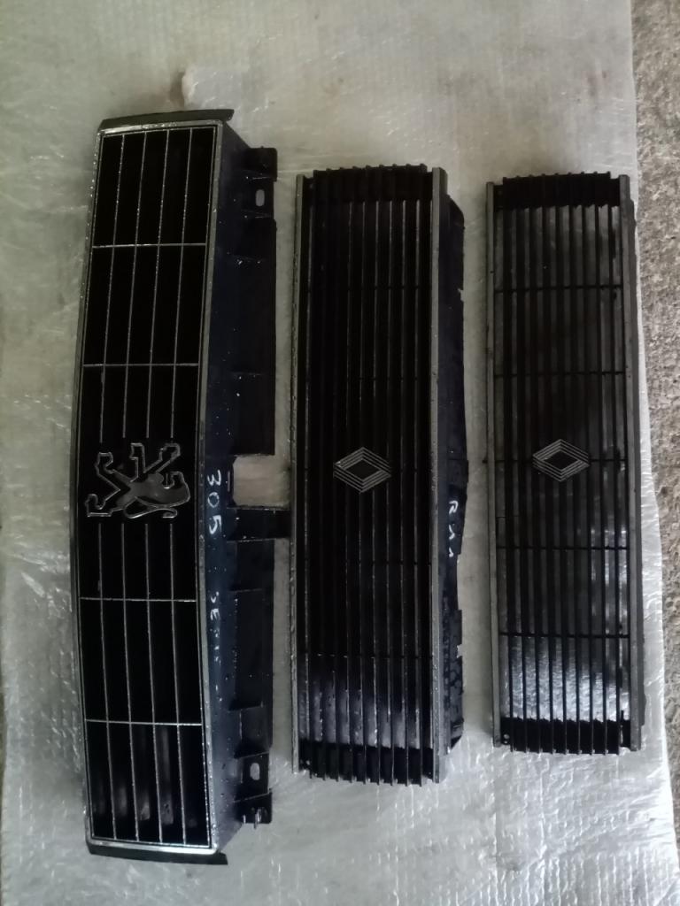 Calandre RENAULT 4L (R4L) berline à vendre