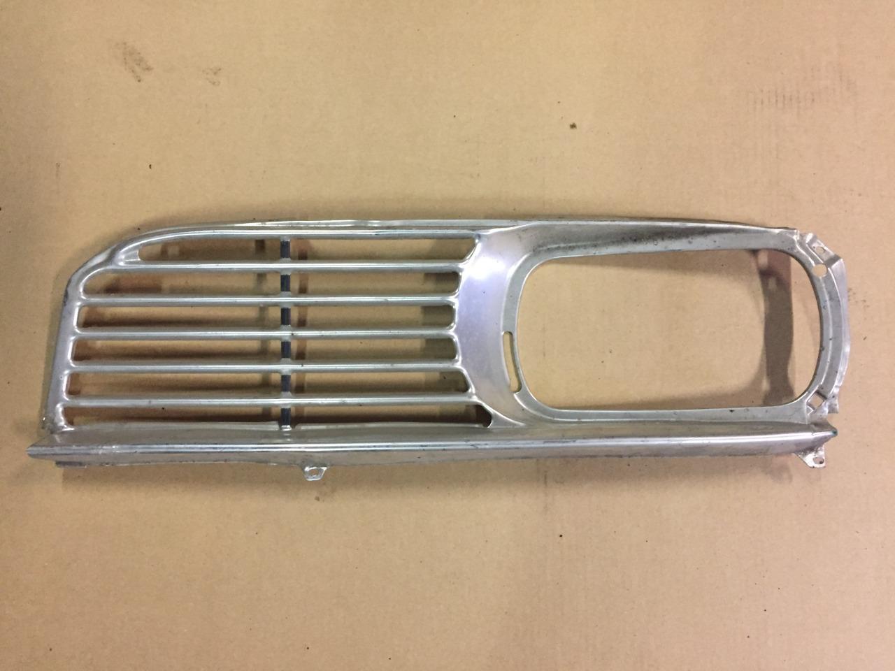 1/2 CALANDRE RENAULT 16 (R16) L-TL-TS à vendre