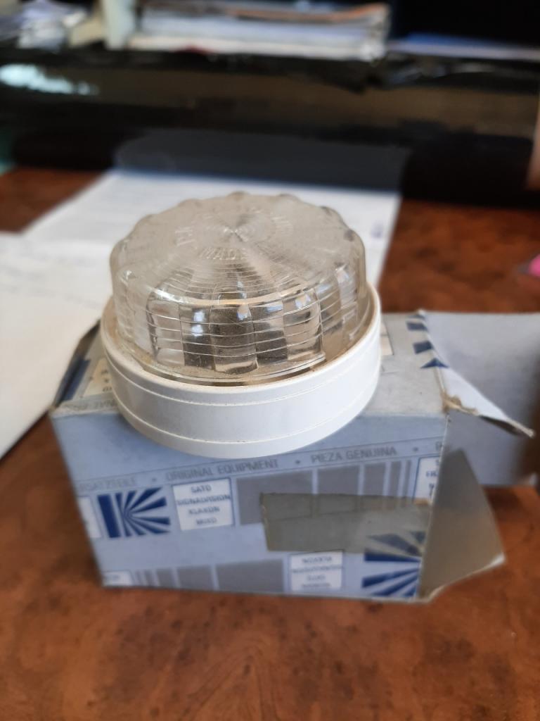 Plafonnier RENAULT 4L (R4L) à vendre