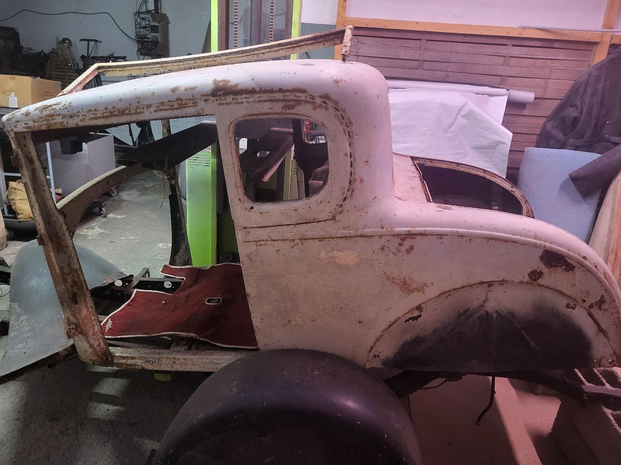 Pièces FORD A coupé 5 fenetres 1928/29 à vendre