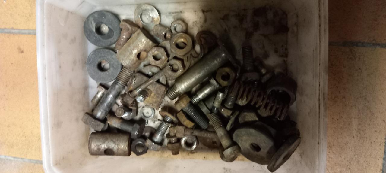 Lot de pièces GILLET HERSTAL Sport 350 400 à vendre