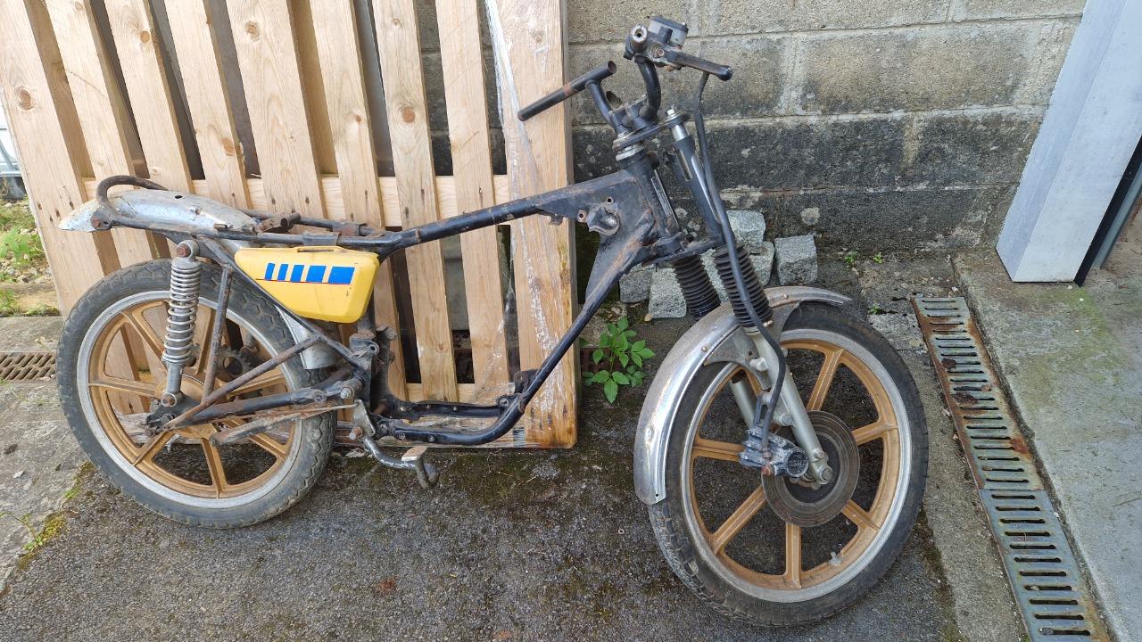 Lot de pièces YAMAHA 50 rd 2 L 5 à vendre