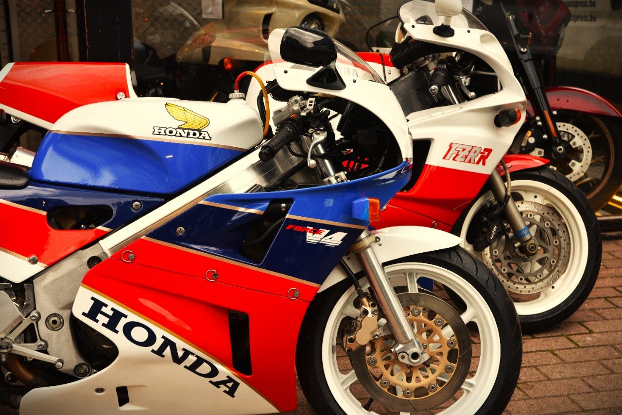 Honda VFR 750 VFR 750 R RC30 de 1987 à vendre - moto ancienne de collection