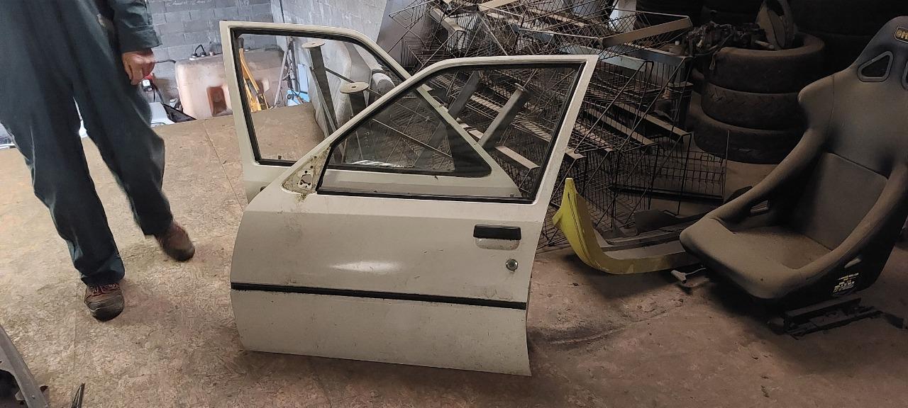 Lot de pièces PEUGEOT 205 à vendre