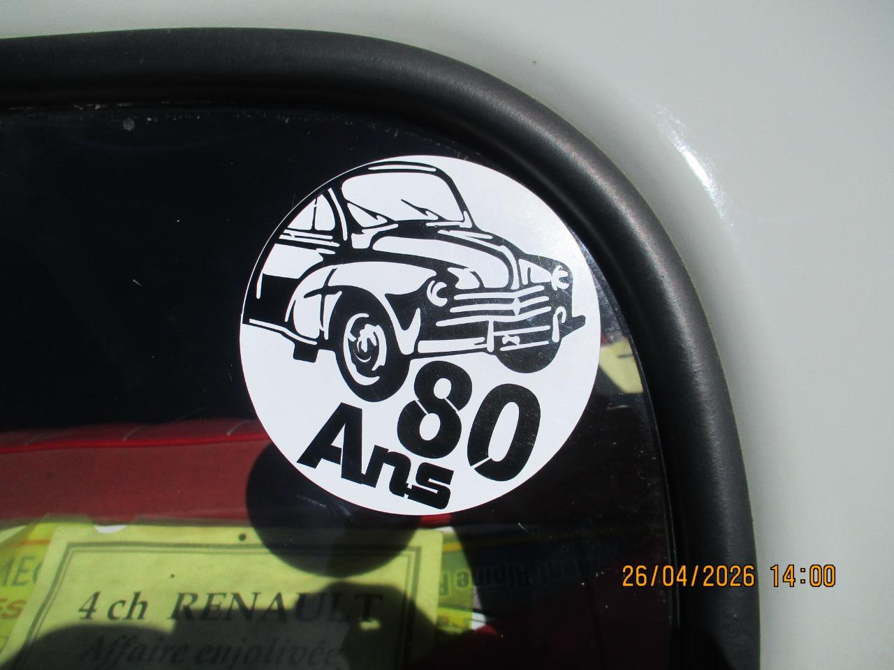RENAULT 4CV 80 ANS Sticker ANNIVERSAIRE à vendre