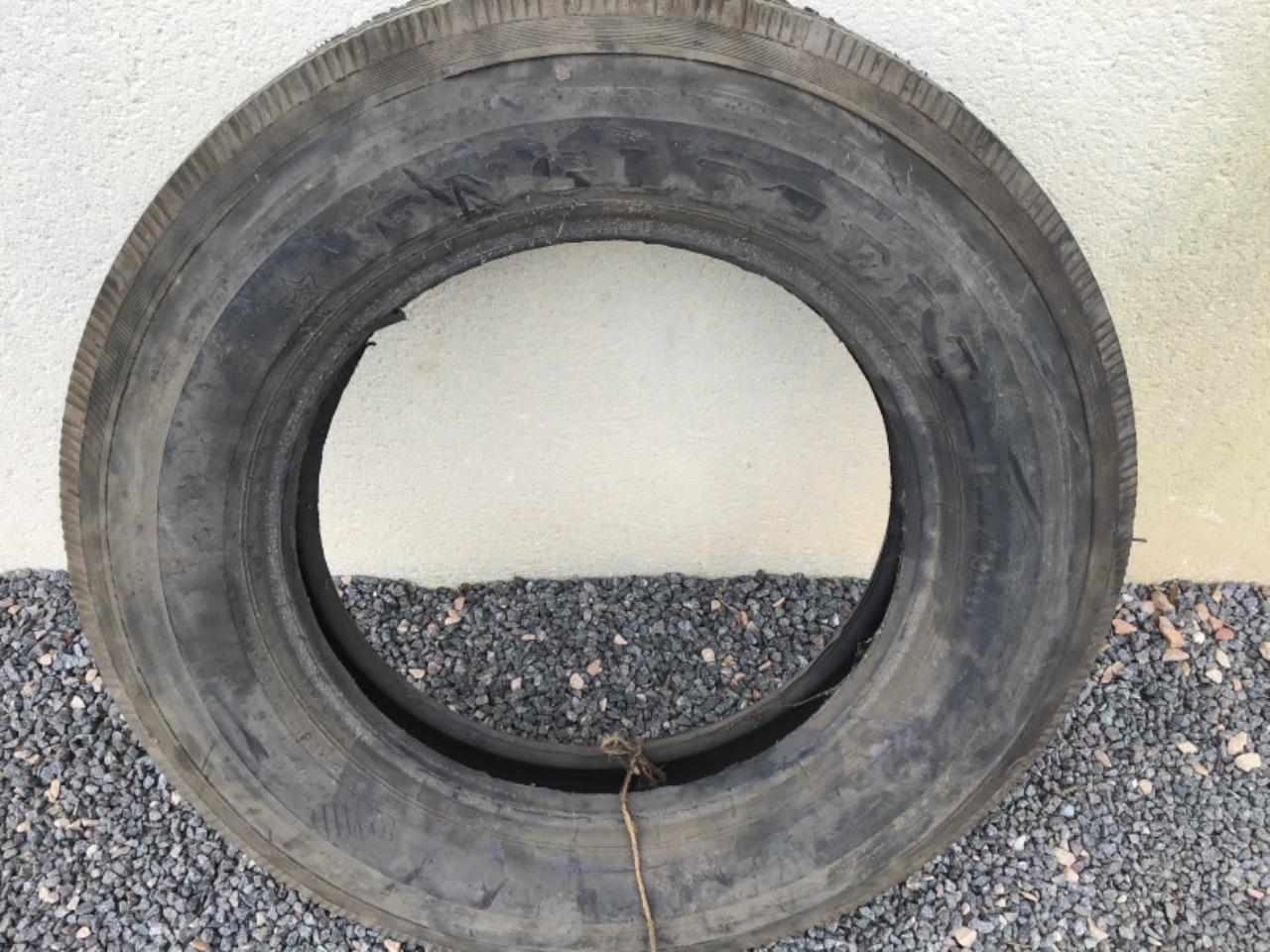 Pneu Englebert 16x4.5 à vendre