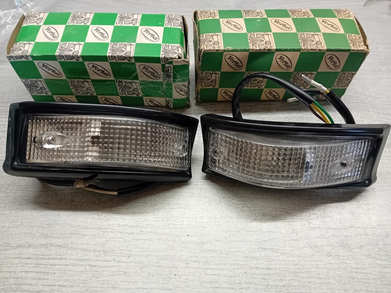 FEUX CLIGNOTANTS TRANSPARENT BORD NOIR SIMCA 1000 à vendre