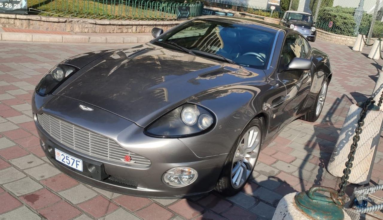 Aston Martin V12 Vanquish Manual de 2003 à vendre - voiture ancienne de ...