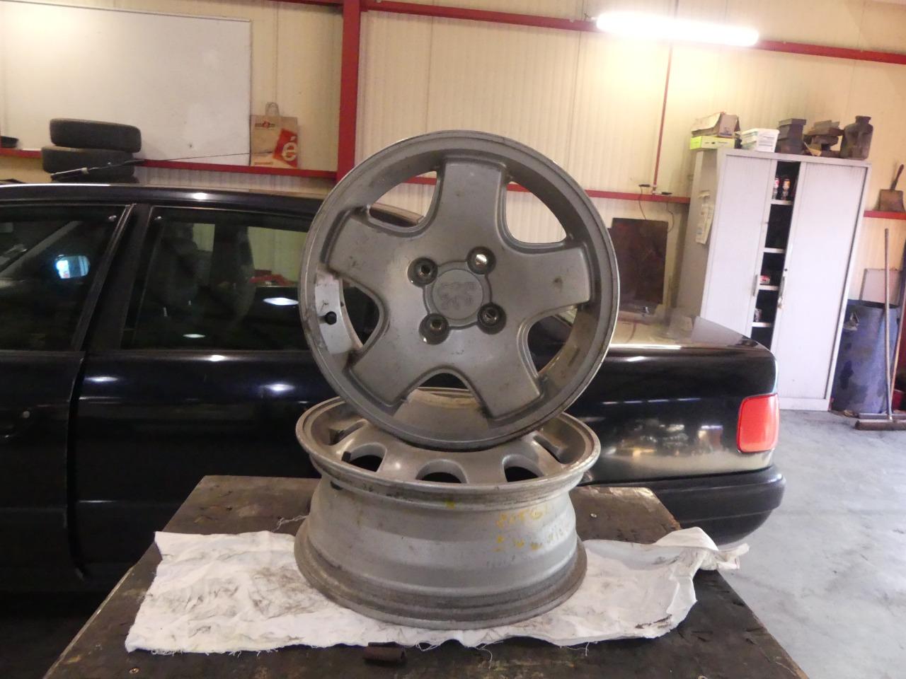 Pièces PEUGEOT 205 GTI à vendre