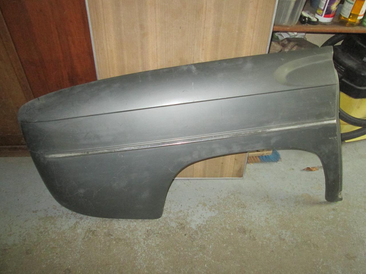 AILE ARRIERE DROITE RENAULT R8 à vendre