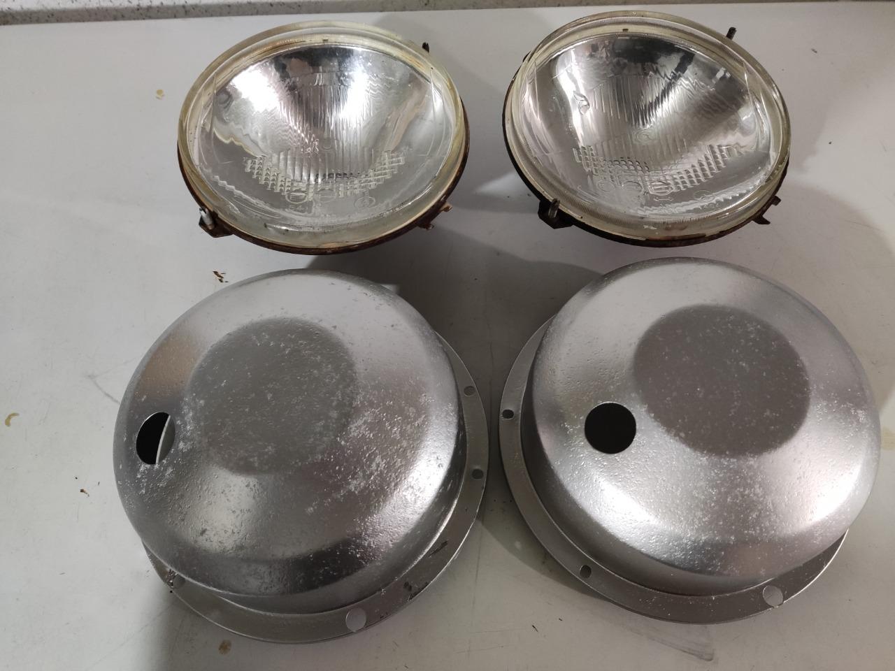 Phares RENAULT 8 (R8) à vendre